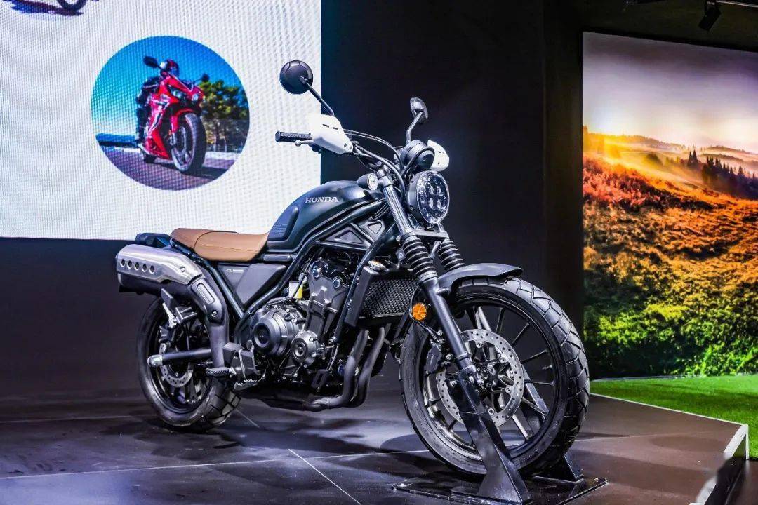CB750 Honda HORNET、CL500价格曝光有惊喜！Honda DreamWing众多人气车型亮相北京摩展_搜狐汽车_搜狐网