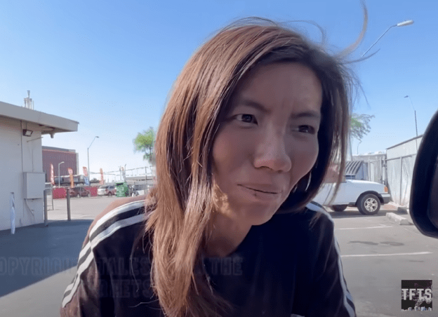 热搜！加国华人女留学生街头要饭! 名校成绩全A 结婚后竟被迫卖Y!_Leah_视频_美国