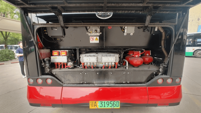 比亚迪B10纯电动公交运营表现如何？听劳模驾驶员怎么说_搜狐汽车_搜狐网