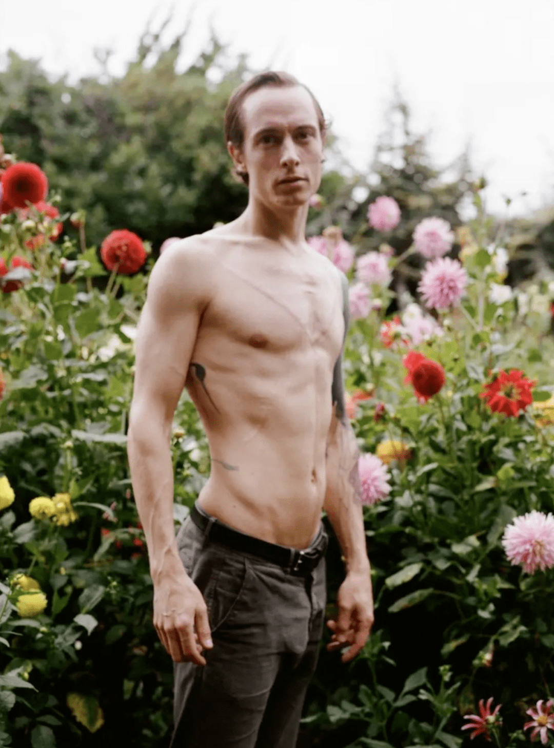 Owen Gray 居然已经结婚了，老婆是亚洲女性！_工作_风格_男人