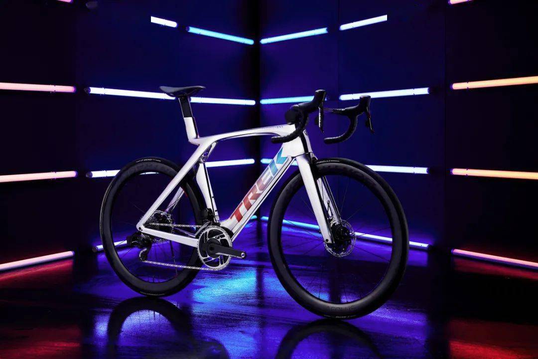 八位车手八款全新Project One ICON涂装 拉开2023环法大幕_搜狐汽车_搜狐网