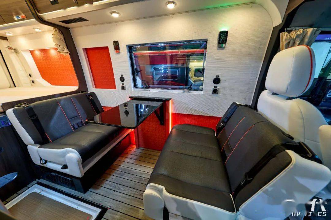 展会第二日：2.3T+8AT的V363来了 卫航福特·黑豹全新布局正式发布!_搜狐汽车_搜狐网