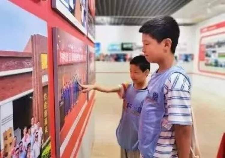 参观 船文化”科普馆这里暑期实践活动丰富多彩沪东新村街道青少年科学