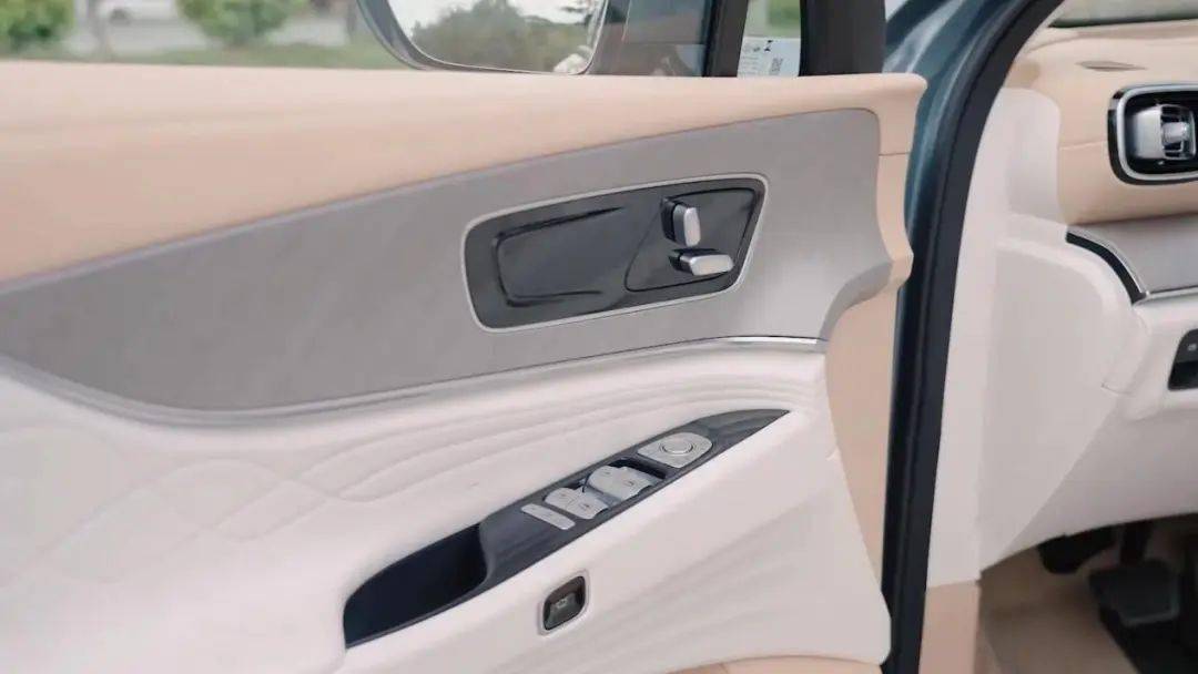 2.0T 261马力，国产旗舰级SUV，实测油耗仅8L出头，顶配才20万_搜狐汽车_搜狐网