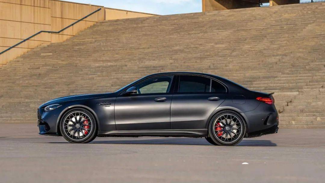 大马力就是V8！AMG C63/E63 混动加持，V8回归 | 酷乐汽车_搜狐汽车_搜狐网