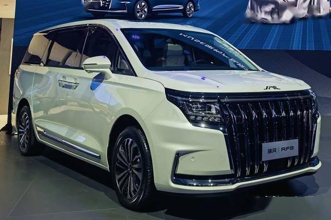 江淮瑞风MPV RF8亮相！12月上市 搭华为芯片+座舱_搜狐汽车_搜狐网