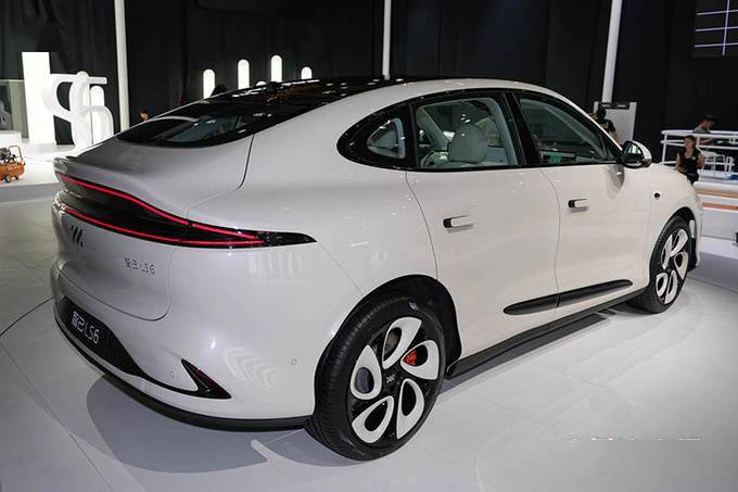 智己LS6预售23-30万！10月上市 比小鹏G6长15.1cm_搜狐汽车_搜狐网