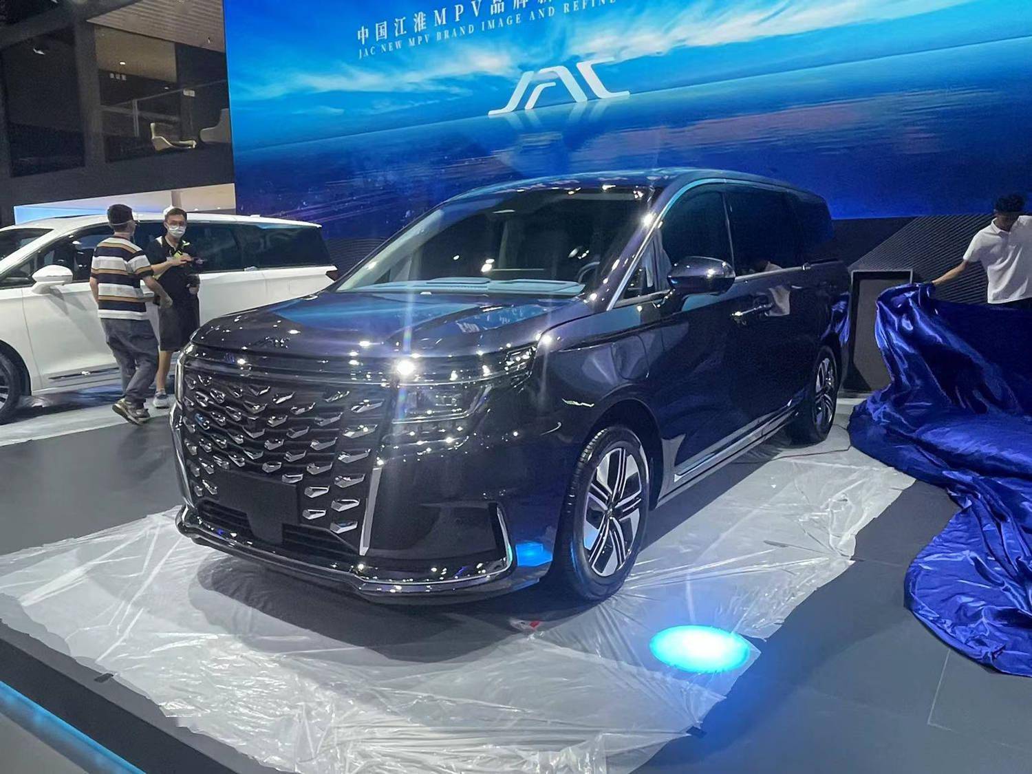 江淮瑞风RF8亮相 提供两种动力/动力配置有看点_搜狐汽车_搜狐网