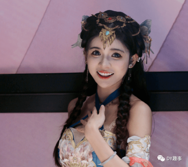 我本就不是干净的好人！DY一姐被卖视频“毫不在意”！回应“百万年薪”！_萝莉_狗头_大事件