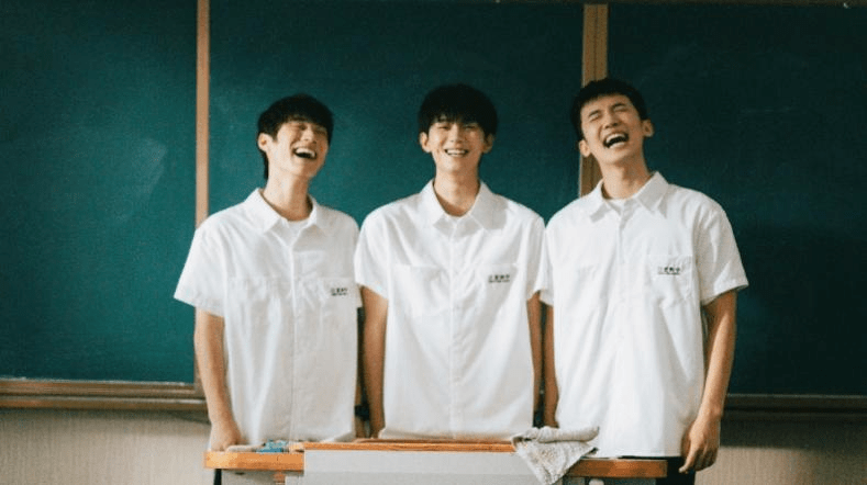 你见过新生群里那个显眼包吗大学剧本平台