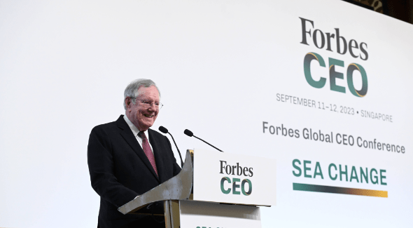 第21届福布斯全球CEO大会于新加坡盛大开幕，这位潮商获颁终身成就奖_汕头_经济_董事长