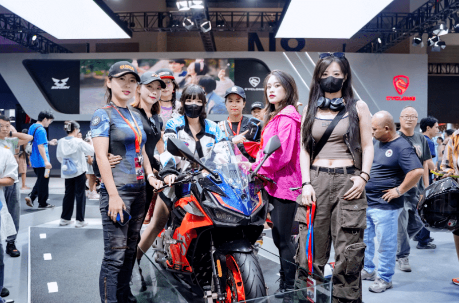 四缸顶流RC680R领衔，赛科龙多款新车夺目亮相！_搜狐汽车_搜狐网