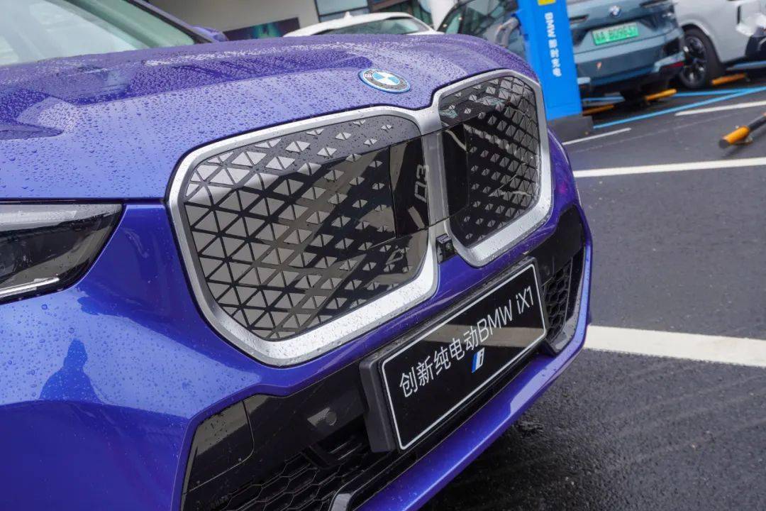 零百5.7s，续航450km，空间百变！探店实拍宝马iX1_搜狐汽车_搜狐网