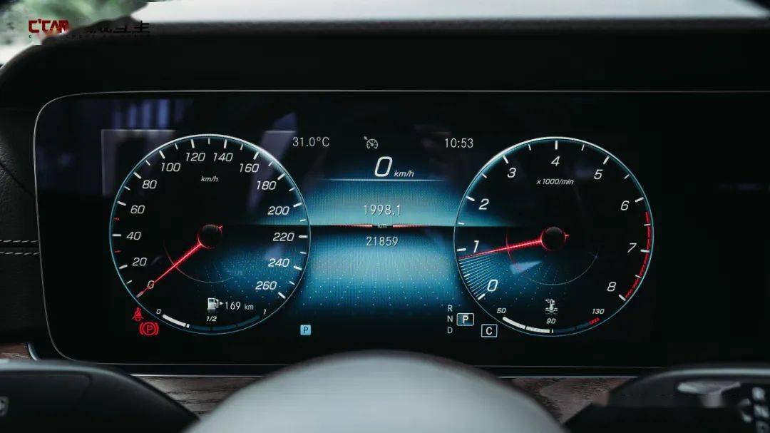 (最新到店)美学+豪华“E”术，还带龙膜，仅30几万！【奔驰E级 2022款 E260L】_搜狐汽车_搜狐网