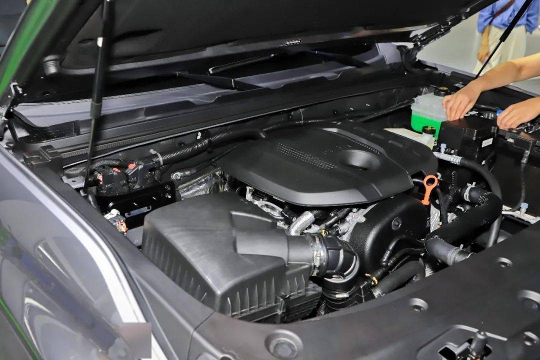 2.0T+8AT，双联屏、三把锁、四驱、比坦克300还便宜！_搜狐汽车_搜狐网