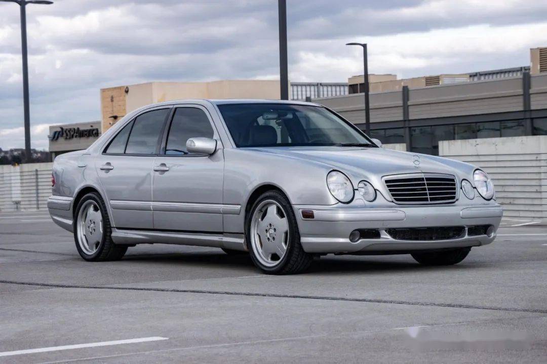 手动AMG W210 E55四眼奔驰，性能绅士的终极座驾 | 酷乐汽车_搜狐汽车_搜狐网