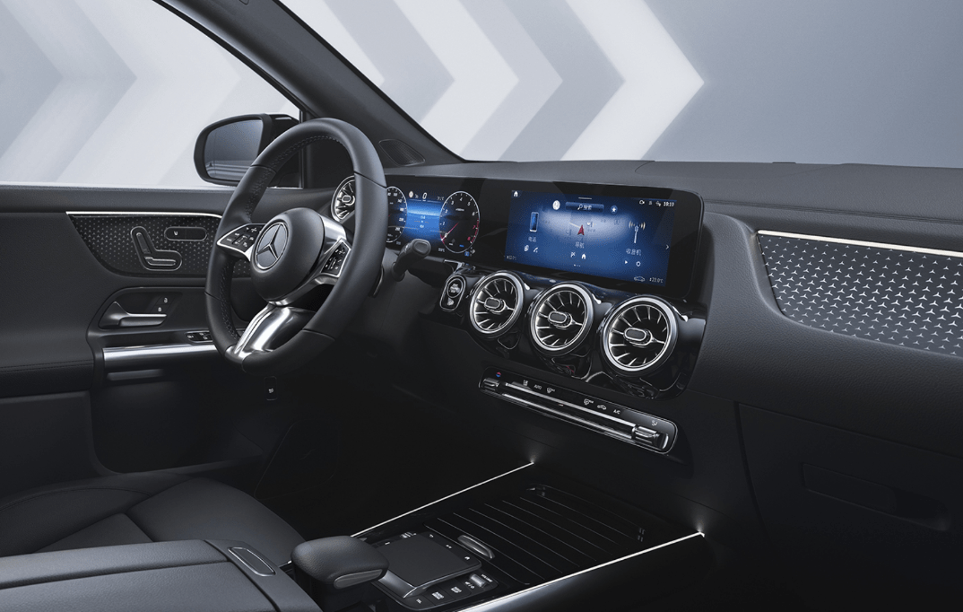 新款奔驰 GLA 亮相广州车展：外观升级、2.0T发动机，29.99万元起_搜狐汽车_搜狐网