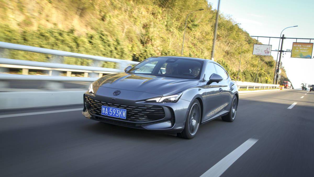 谁说燃油车不智能？NGP已上线 试驾体验MG7_搜狐汽车_搜狐网