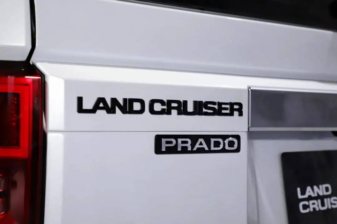 公认的硬派越野标杆，2.4T+8AT，实力没的说，即将国产！_搜狐汽车_搜狐网