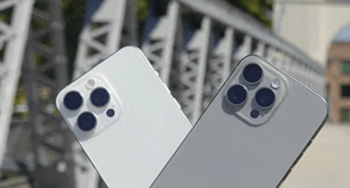 苹果推送iOS 17.2系统更新：改进长焦镜头+解锁Qi2无线充电_iPhone_Pro_设备