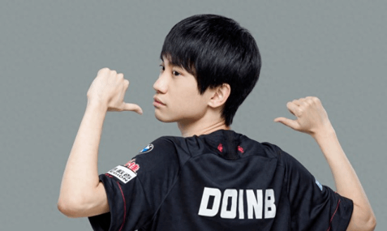 Doinb停播超一个月，网友调侃：“玛雅文明覆灭了”。Faker再捐赠3000万韩元：希望大家度过温暖的年末_选手_Deft_玩家