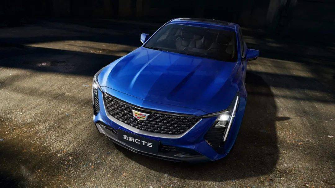 2.0T+10AT+后驱，外观大气，标配33寸曲面屏，BBA瞬间不香了！_搜狐汽车_搜狐网